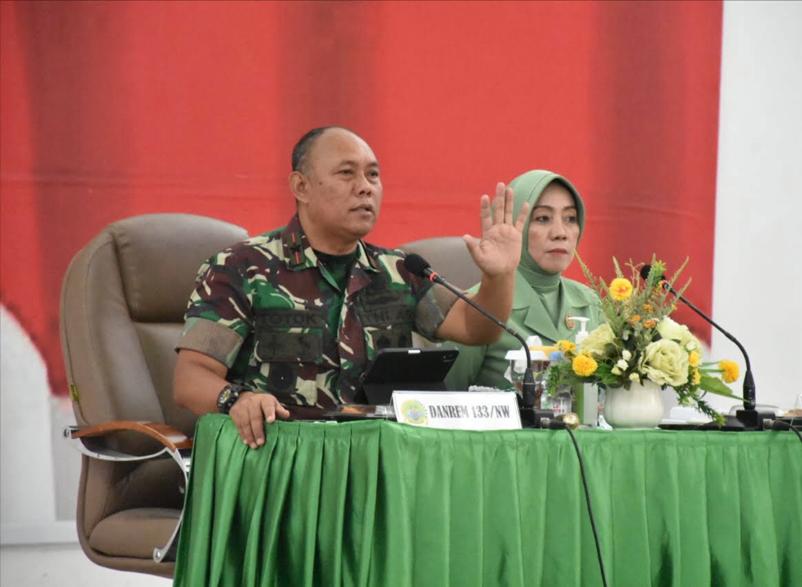 Danrem 133/NW Berikan Jam Komandan Pada Seluruh Prajurit, Persit dan PNS Satuan Jajaran Korem ...